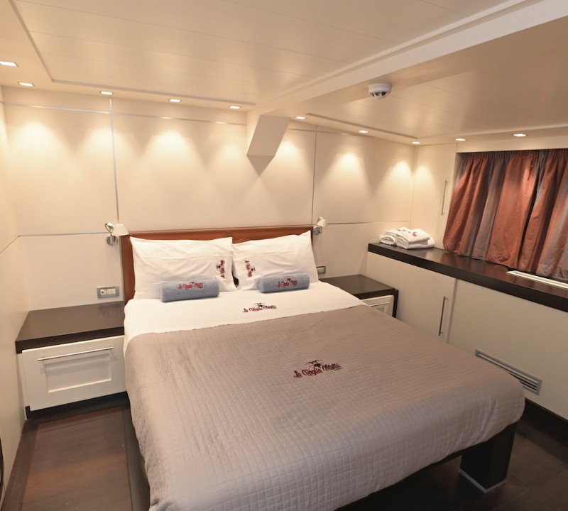 LA VOGLIA MATTA Yacht Charter Details, Clemna | CHARTERWORLD Luxury ...